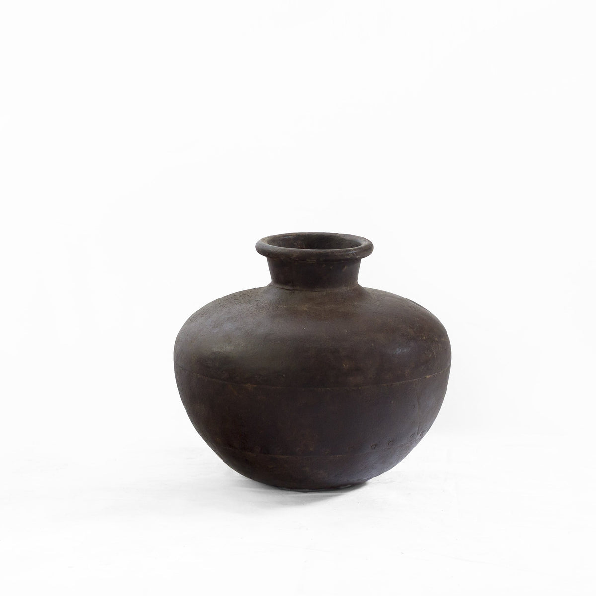 ROUND METAL WATER POT – The Antique Story