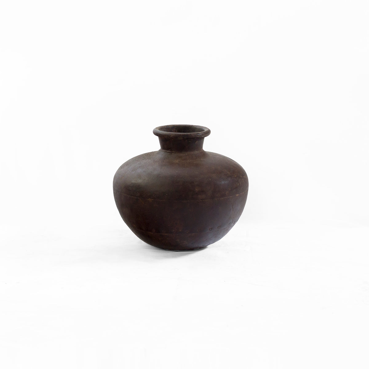 ROUND METAL WATER POT – The Antique Story
